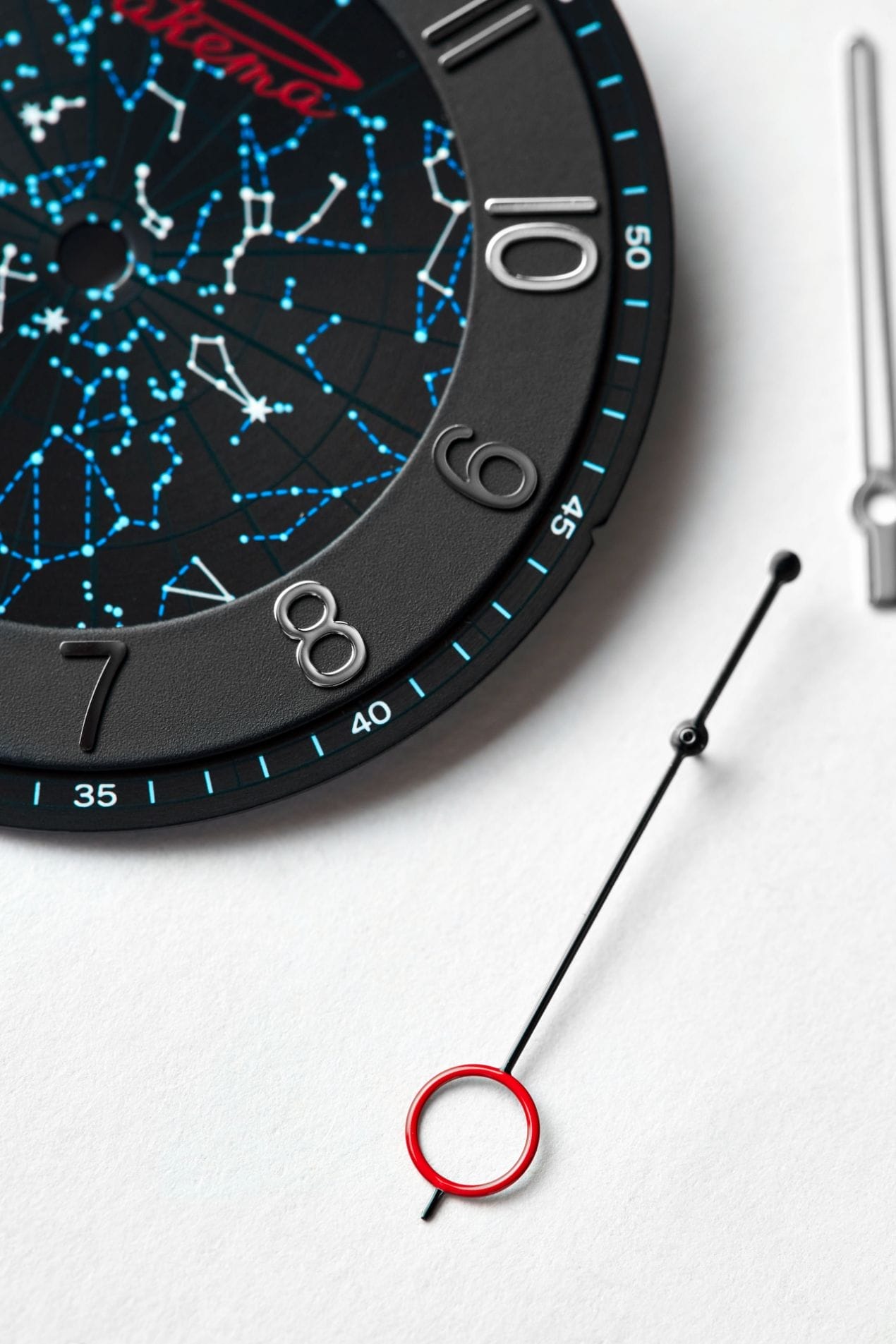 Raketa "Russian Code" - Le temps en harmonie avec le Cosmos - Passion ...
